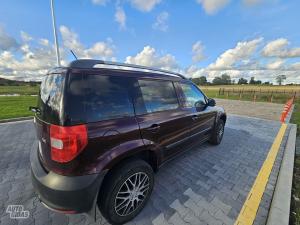Red Skoda Yeti 2012 in Klaipeda, with an engine capacity of 1.20 L and mileage of 218 thousand km for 5500 €, photo 3 on AUTOMOTO.COM.LV