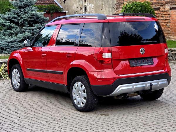 Red Skoda Yeti 2014 in Kedainiai, with an engine capacity of 1.97 L and mileage of 286 thousand km for 7750 €, photo 8 on AUTOMOTO.COM.LV