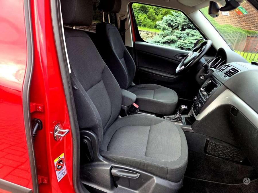 Red Skoda Yeti 2014 in Kedainiai, with an engine capacity of 1.97 L and mileage of 286 thousand km for 7750 €, photo 21 on AUTOMOTO.COM.LV