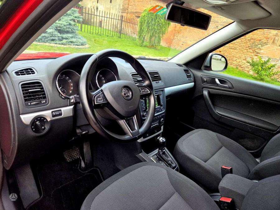 Red Skoda Yeti 2014 in Kedainiai, with an engine capacity of 1.97 L and mileage of 286 thousand km for 7750 €, photo 24 on AUTOMOTO.COM.LV