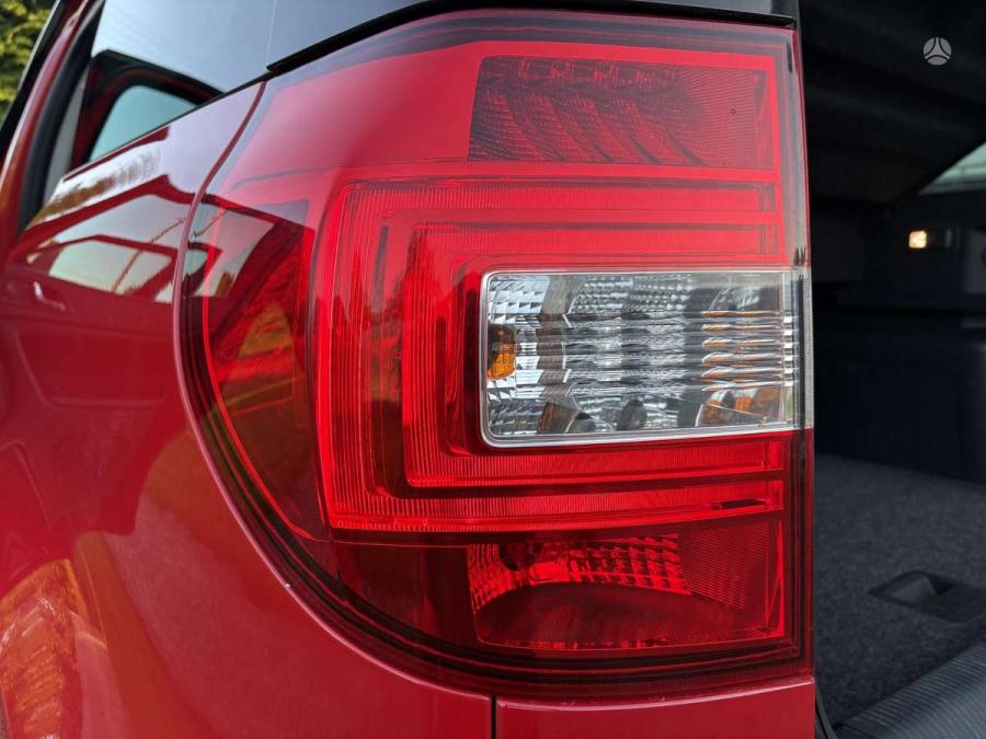 Red Skoda Yeti 2014 in Utena, with an engine capacity of 1.80 L and mileage of 308 thousand km for 6250 €, photo 13 on AUTOMOTO.COM.LV