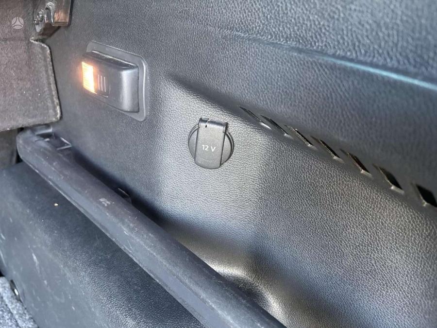 Red Skoda Yeti 2014 in Utena, with an engine capacity of 1.80 L and mileage of 308 thousand km for 6250 €, photo 43 on AUTOMOTO.COM.LV