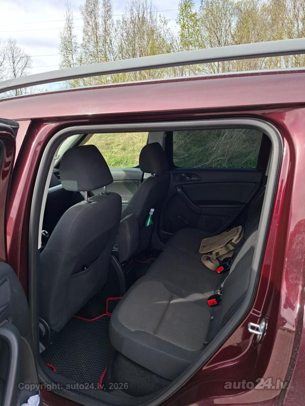 Red Skoda Yeti 2012 in Tallinn, with an engine capacity of 1.40 L and mileage of 113 thousand km for 5200 €, photo 5 on AUTOMOTO.COM.LV