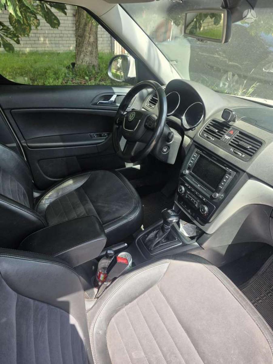 White Skoda Yeti 2011 in Kaunas, with an engine capacity of 1.97 L and mileage of 360 thousand km for 5500 €, photo 4 on AUTOMOTO.COM.LV