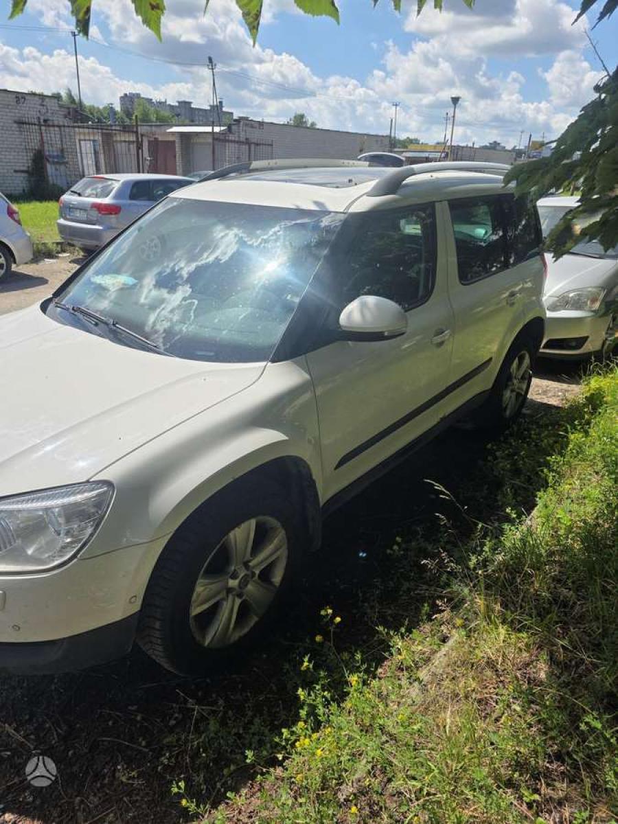 White Skoda Yeti 2011 in Kaunas, with an engine capacity of 1.97 L and mileage of 360 thousand km for 5500 €, photo 6 on AUTOMOTO.COM.LV