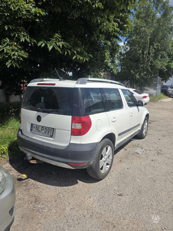 Balts Skoda Yeti 2011 Kauņa, ar dzinēja tilpumu 1.97 L un nobraukumu 360 tūkst. km par 5500 €, foto 8 vietnē AUTOMOTO.COM.LV