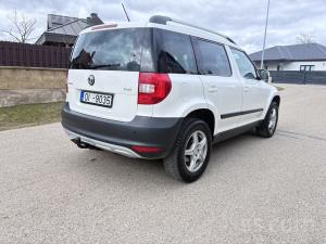 White Skoda Yeti 2011 in Daugavpils, with an engine capacity of 2.00 L and mileage of 245 thousand km for 5500 €, photo 4 on AUTOMOTO.COM.LV