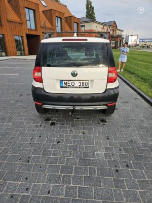 Balts Skoda Yeti 2011 Klaipėda, ar dzinēja tilpumu 1.97 L un nobraukumu 211 tūkst. km par 2800 €, foto 5 vietnē AUTOMOTO.COM.LV