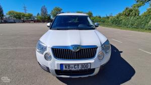 White Skoda Yeti 2012 in Klaipeda, with an engine capacity of 2.00 L and mileage of 261 thousand km for 4999 €, photo 8 on AUTOMOTO.COM.LV