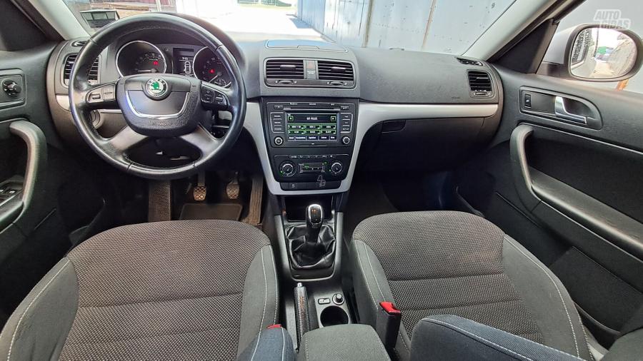 White Skoda Yeti 2012 in Klaipeda, with an engine capacity of 2.00 L and mileage of 261 thousand km for 4999 €, photo 15 on AUTOMOTO.COM.LV
