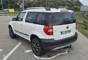 White Skoda Yeti 2012 in Taurage, with an engine capacity of 1.97 L and mileage of 263 thousand km for 4700 €, photo 7 on AUTOMOTO.COM.LV