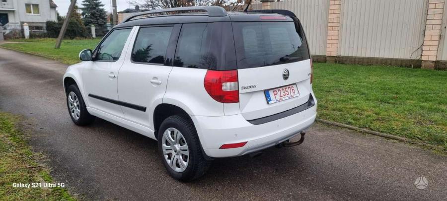 White Skoda Yeti 2014 in Kedainiai, with an engine capacity of 1.20 L and mileage of 221 thousand km for 4999 €, photo 5 on AUTOMOTO.COM.LV
