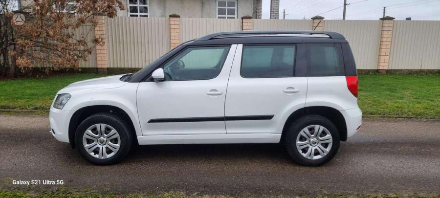 White Skoda Yeti 2014 in Kedainiai, with an engine capacity of 1.20 L and mileage of 221 thousand km for 4999 €, photo 7 on AUTOMOTO.COM.LV