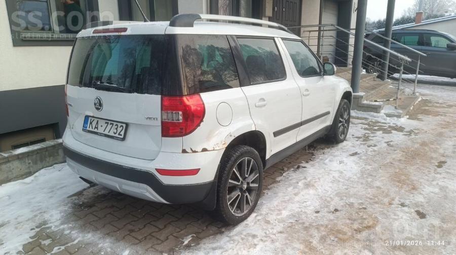 White Skoda Yeti 2014 in Riga, with an engine capacity of 2.00 L and mileage of 297 thousand km for 2750 €, photo 2 on AUTOMOTO.COM.LV