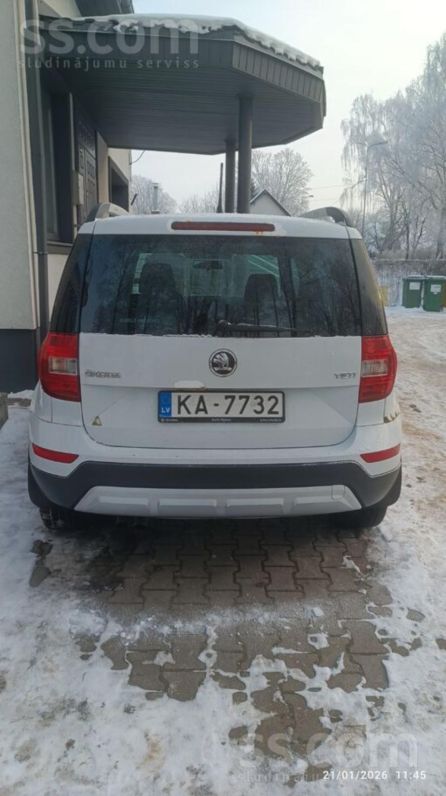 White Skoda Yeti 2014 in Riga, with an engine capacity of 2.00 L and mileage of 297 thousand km for 2750 €, photo 5 on AUTOMOTO.COM.LV