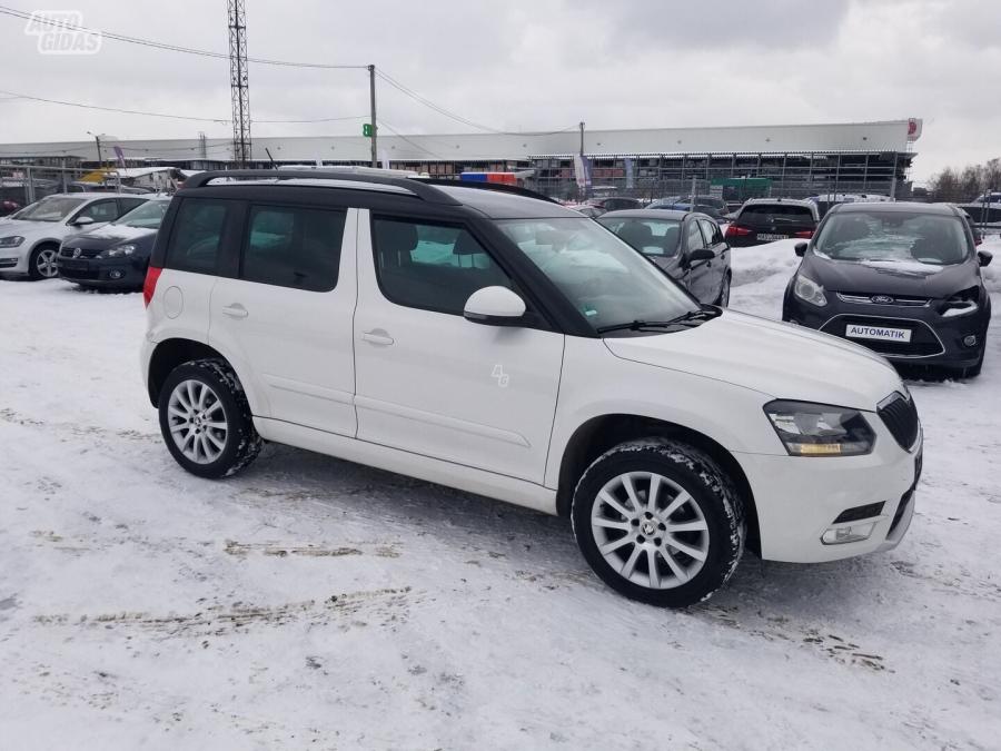 White Skoda Yeti 2014 in Kaunas, with an engine capacity of 2.00 L and mileage of 344 thousand km for 5850 €, photo 5 on AUTOMOTO.COM.LV
