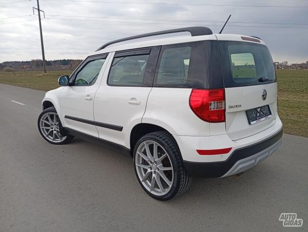 White Skoda Yeti 2014 in Vilnius, with an engine capacity of 1.60 L and mileage of 307 thousand km for 6700 €, photo 4 on AUTOMOTO.COM.LV