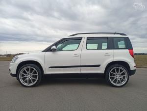 White Skoda Yeti 2014 in Vilnius, with an engine capacity of 1.60 L and mileage of 307 thousand km for 6700 €, photo 8 on AUTOMOTO.COM.LV