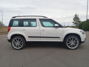 White Skoda Yeti 2014 in Vilnius, with an engine capacity of 1.60 L and mileage of 307 thousand km for 6700 €, photo 9 on AUTOMOTO.COM.LV