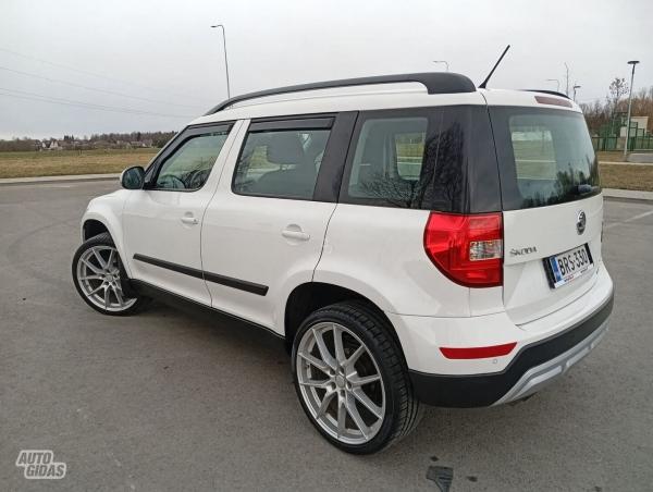 White Skoda Yeti 2014 in Vilnius, with an engine capacity of 1.60 L and mileage of 307 thousand km for 6700 €, photo 4 on AUTOMOTO.COM.LV