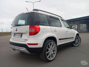 White Skoda Yeti 2014 in Vilnius, with an engine capacity of 1.60 L and mileage of 307 thousand km for 6700 €, photo 6 on AUTOMOTO.COM.LV