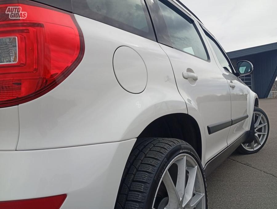 White Skoda Yeti 2014 in Vilnius, with an engine capacity of 1.60 L and mileage of 307 thousand km for 6700 €, photo 9 on AUTOMOTO.COM.LV