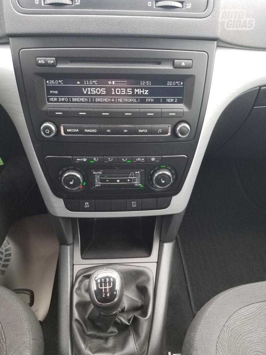 Balts Skoda Yeti 2014 Kauņa, ar dzinēja tilpumu 2.00 L un nobraukumu 344 tūkst. km par 4999 €, foto 14 vietnē AUTOMOTO.COM.LV