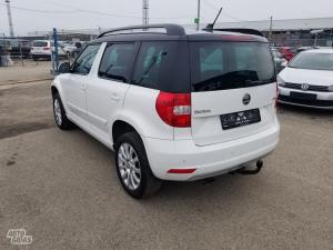White Skoda Yeti 2014 in Kaunas, with an engine capacity of 2.00 L and mileage of 344 thousand km for 4950 €, photo 6 on AUTOMOTO.COM.LV