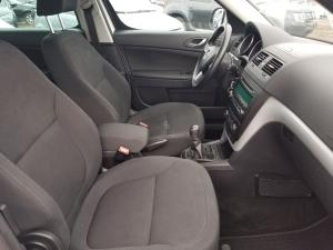 White Skoda Yeti 2014 in Kaunas, with an engine capacity of 2.00 L and mileage of 344 thousand km for 4950 €, photo 8 on AUTOMOTO.COM.LV