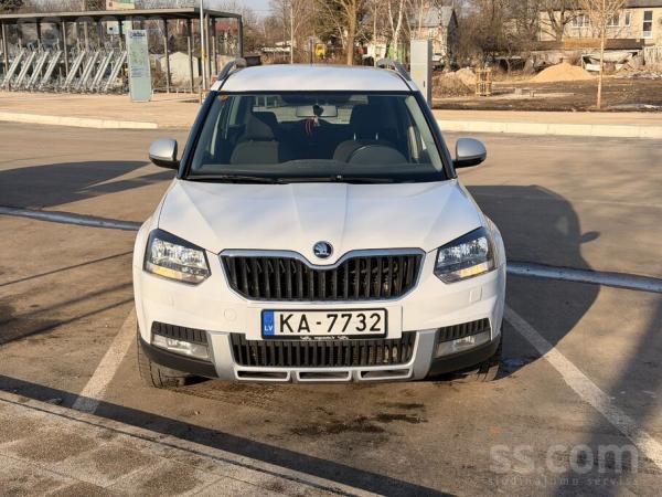 White Skoda Yeti 2014 in Riga, with an engine capacity of 2.00 L and mileage of 285 thousand km for 5900 €, photo 2 on AUTOMOTO.COM.LV