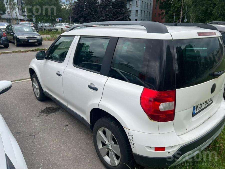 White Skoda Yeti 2014 in Riga, with an engine capacity of 1.60 L and mileage of 262 thousand km for 2500 €, photo 7 on AUTOMOTO.COM.LV