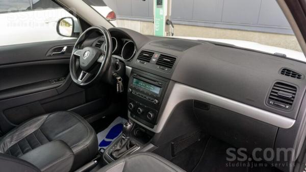 Skoda Yeti 2014 in Riga on AUTOMOTO.COM.LV White Skoda Yeti 2014 in Riga, with an engine capacity of 1.40 L and mileage of 162 thousand km for 5590 €, photo 11 on AUTOMOTO.COM.LV