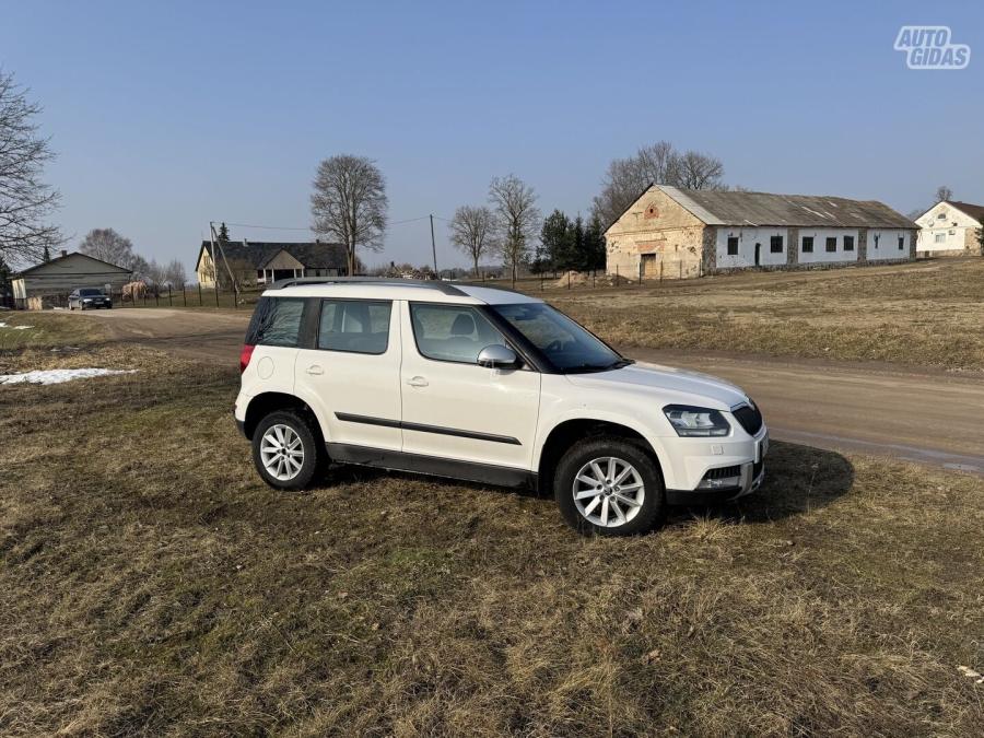 White Skoda Yeti 2015 in Alytus, with an engine capacity of 2.00 L and mileage of 215 thousand km for 6050 €, photo 6 on AUTOMOTO.COM.LV