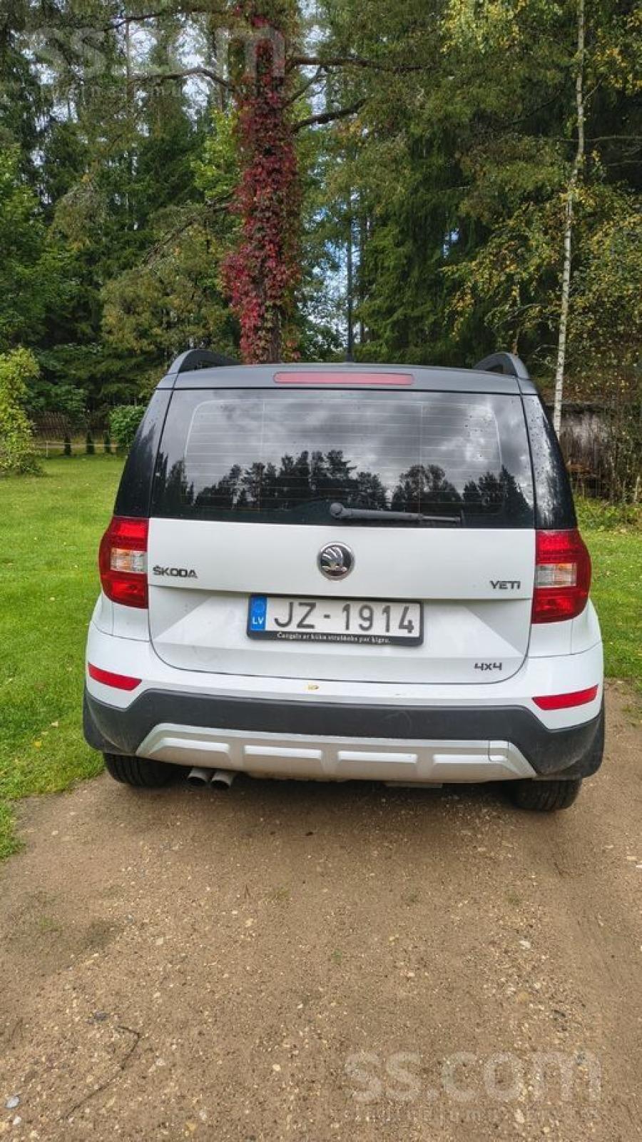 White Skoda Yeti 2015 in Riga, with an engine capacity of 2.00 L and mileage of 162 thousand km for 7800 €, photo 4 on AUTOMOTO.COM.LV