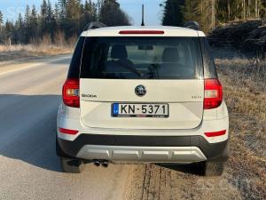 White Skoda Yeti 2016 in Madona, with an engine capacity of 2.00 L and mileage of 218 thousand km for 6600 €, photo 5 on AUTOMOTO.COM.LV