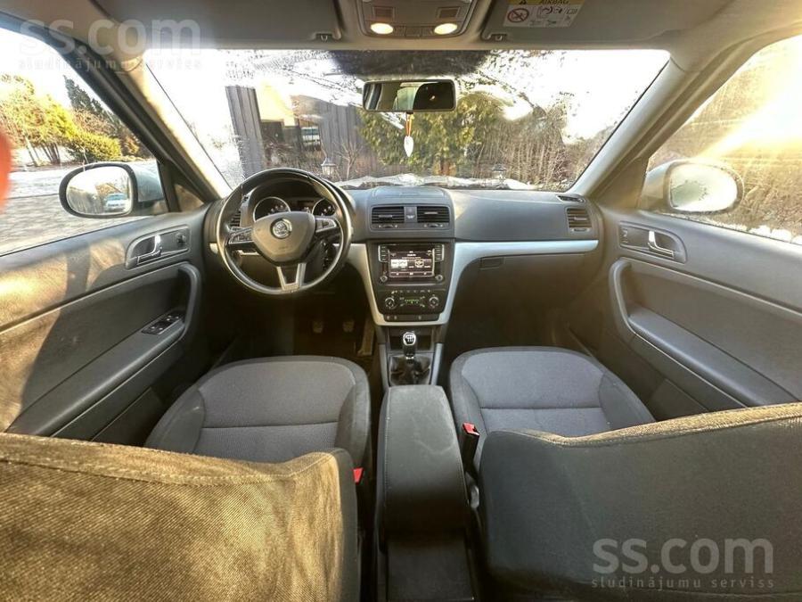 White Skoda Yeti 2016 in Madona, with an engine capacity of 2.00 L and mileage of 218 thousand km for 6600 €, photo 8 on AUTOMOTO.COM.LV