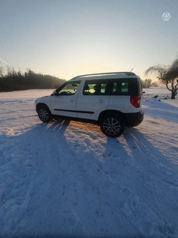 Balts Skoda Yeti 2011 Kauņa, ar dzinēja tilpumu 1.20 L un nobraukumu 190 tūkst. km par 3850 €, foto 9 vietnē AUTOMOTO.COM.LV