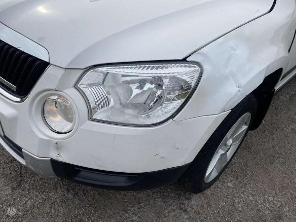 White Skoda Yeti 2011 in Joniskis, with an engine capacity of 1.60 L and mileage of 175 thousand km for 1850 €, photo 5 on AUTOMOTO.COM.LV