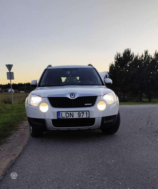 Skoda Yeti 2013 Viļņa vietnē Balts Skoda Yeti 2013 Viļņa, ar dzinēja tilpumu 1.60 L un nobraukumu 148 tūkst. km par 5400 €, foto 1 vietnē AUTOMOTO.COM.LV