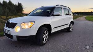 White Skoda Yeti 2013 in Vilnius, with an engine capacity of 1.60 L and mileage of 148 thousand km for 5400 €, photo 4 on AUTOMOTO.COM.LV