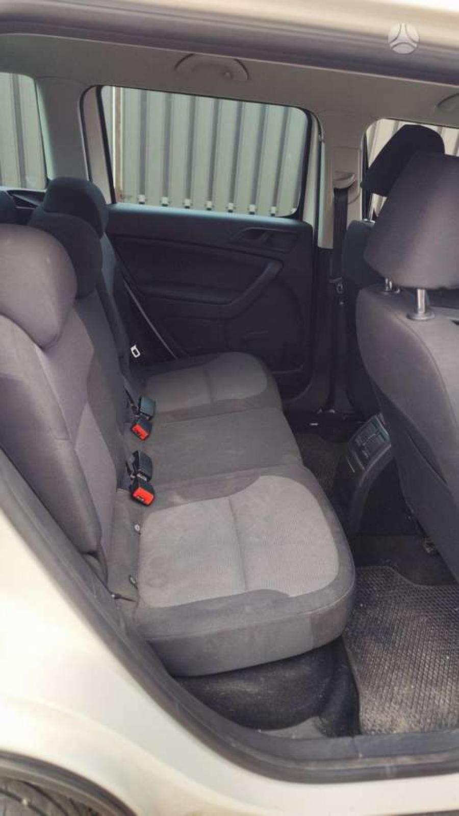 White Skoda Yeti 2013 in Vilnius, with an engine capacity of 1.60 L and mileage of 148 thousand km for 5400 €, photo 10 on AUTOMOTO.COM.LV