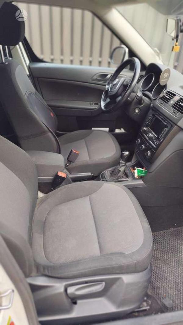 Skoda Yeti 2013 Viļņa vietnē Balts Skoda Yeti 2013 Viļņa, ar dzinēja tilpumu 1.60 L un nobraukumu 148 tūkst. km par 5400 €, foto 11 vietnē AUTOMOTO.COM.LV