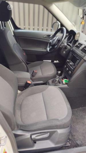 White Skoda Yeti 2013 in Vilnius, with an engine capacity of 1.60 L and mileage of 148 thousand km for 5400 €, photo 11 on AUTOMOTO.COM.LV
