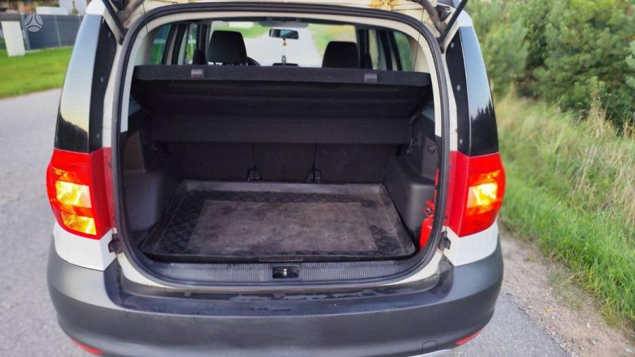 White Skoda Yeti 2013 in Vilnius, with an engine capacity of 1.60 L and mileage of 148 thousand km for 5400 €, photo 12 on AUTOMOTO.COM.LV