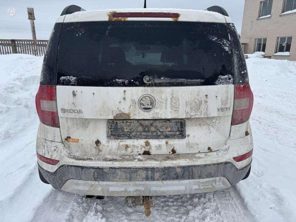 White Skoda Yeti 2014 in Panevezys, with an engine capacity of 1.97 L and mileage of 365 thousand km for 2290 €, photo 6 on AUTOMOTO.COM.LV