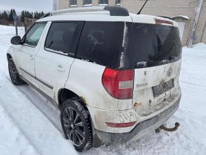White Skoda Yeti 2014 in Panevezys, with an engine capacity of 1.97 L and mileage of 365 thousand km for 2290 €, photo 7 on AUTOMOTO.COM.LV