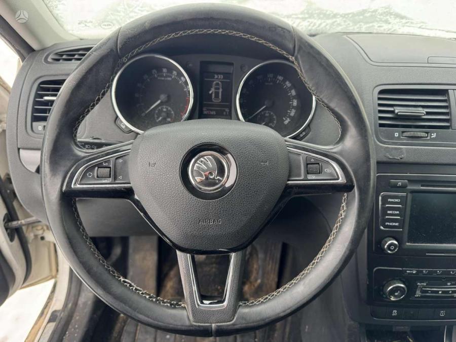White Skoda Yeti 2014 in Panevezys, with an engine capacity of 1.97 L and mileage of 365 thousand km for 2290 €, photo 12 on AUTOMOTO.COM.LV