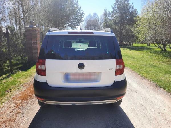 Balts Skoda Yeti 2011 Kretinga, ar dzinēja tilpumu 1.20 L un nobraukumu 210 tūkst. km par 4950 €, foto 10 vietnē AUTOMOTO.COM.LV