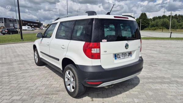 Balts Skoda Yeti 2012 Tauragė, ar dzinēja tilpumu 2.00 L un nobraukumu 261 tūkst. km par 4500 €, foto 7 vietnē AUTOMOTO.COM.LV