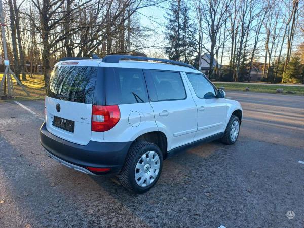 Balts Skoda Yeti 2013 Biržai, ar dzinēja tilpumu 2.00 L un nobraukumu 242 tūkst. km par 5200 €, foto 5 vietnē AUTOMOTO.COM.LV